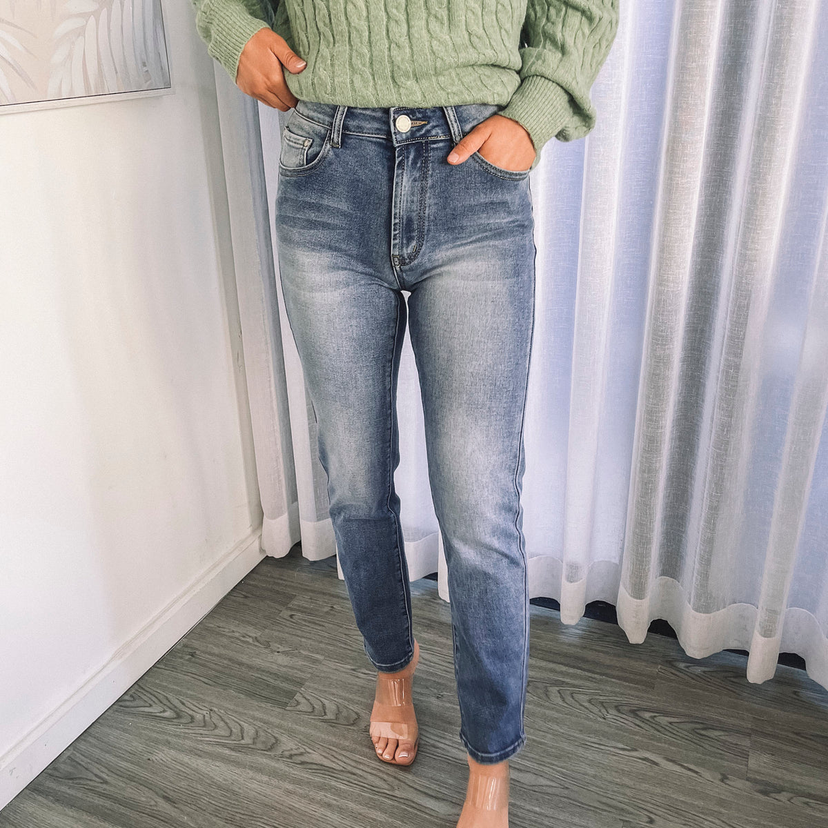 Esther & Co. Thalira Jeans - Mid Wash – ESTHER & CO.