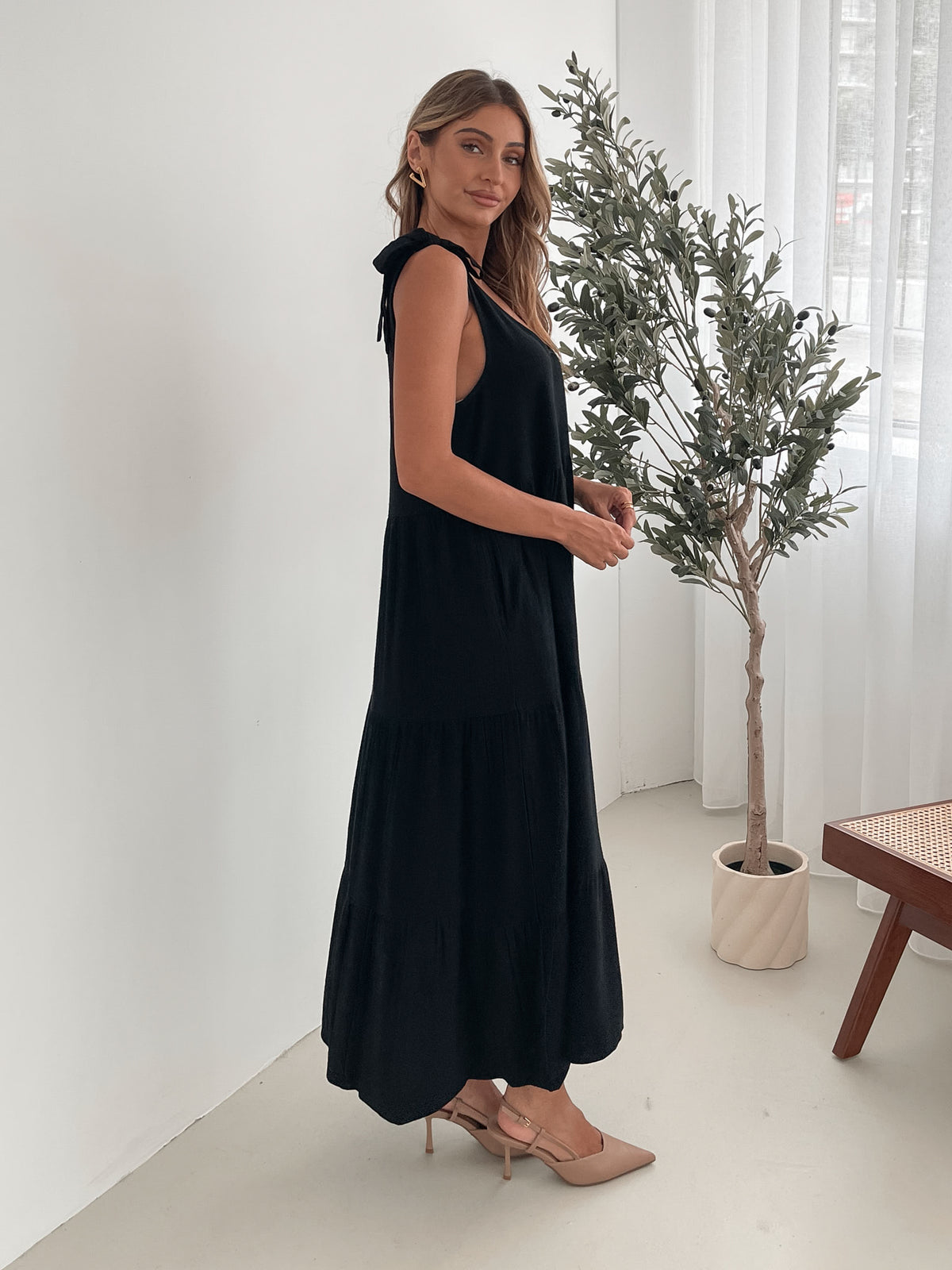 Esther & Co. Lydia Dress - Black – ESTHER & CO.