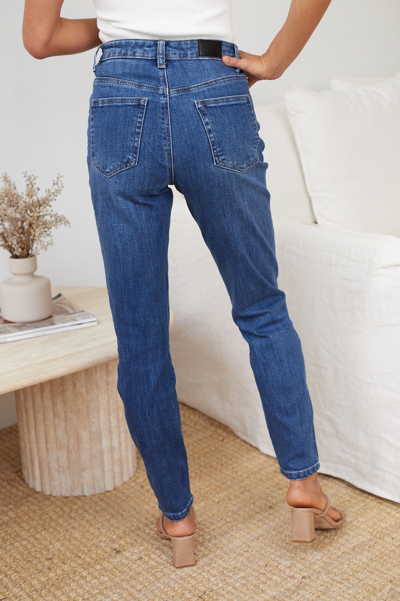 Women's Jeans - Ripped & Skinny Jeans | ESTHER & CO.